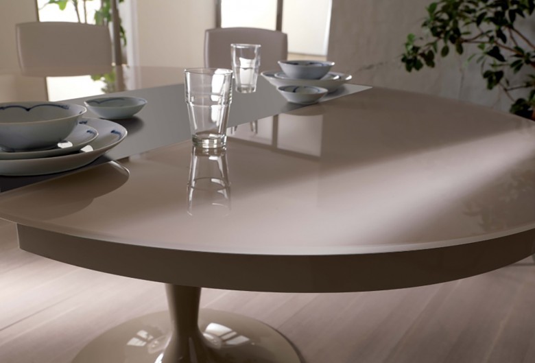 Eclipse Extending Dining Table Seats 6 to 8 guests, Made in Italy