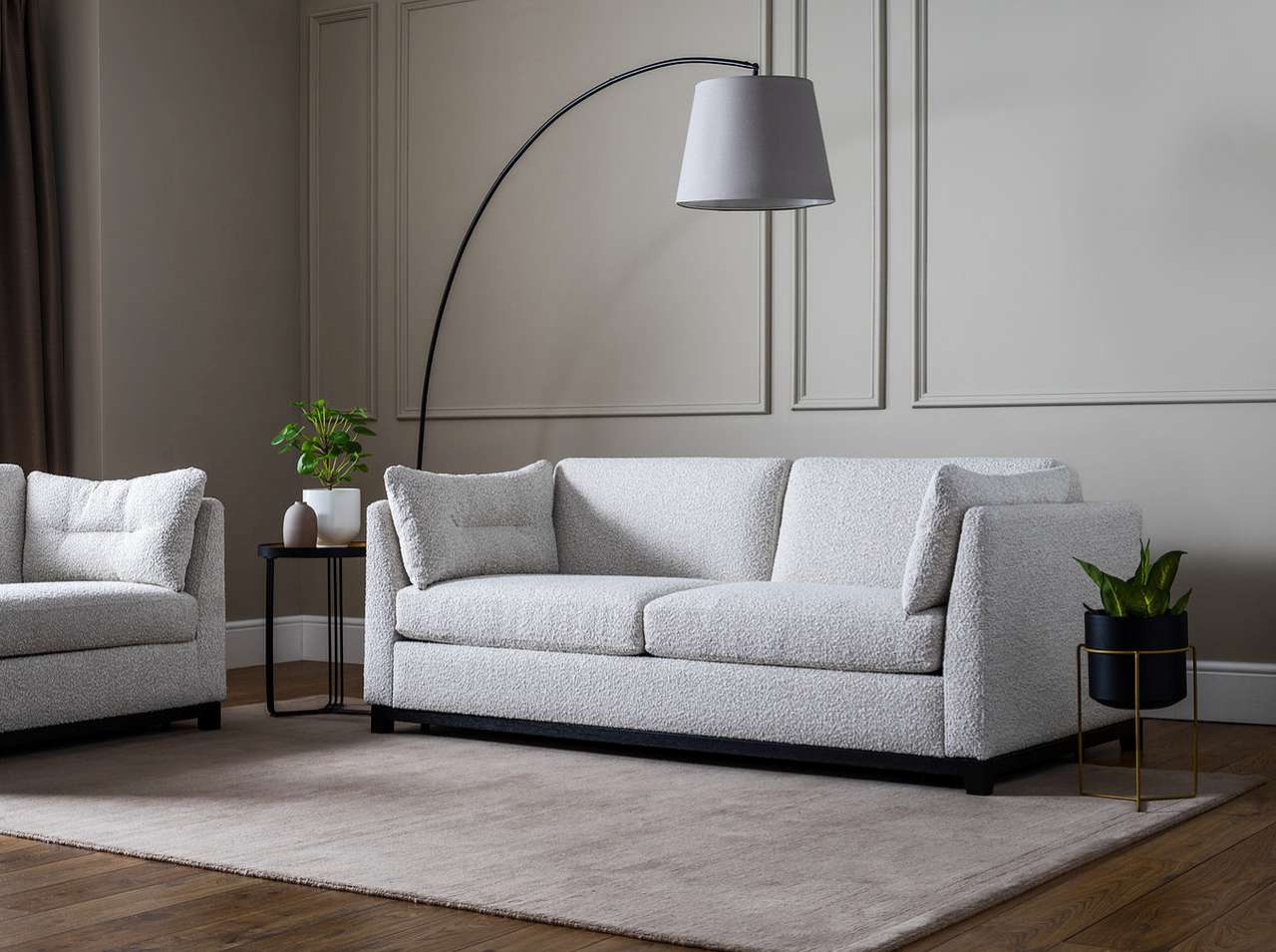How to Style Cushions on Sofa: 7 Tips from the Experts